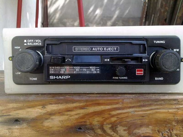 Sharp-ov stereo kasetofon