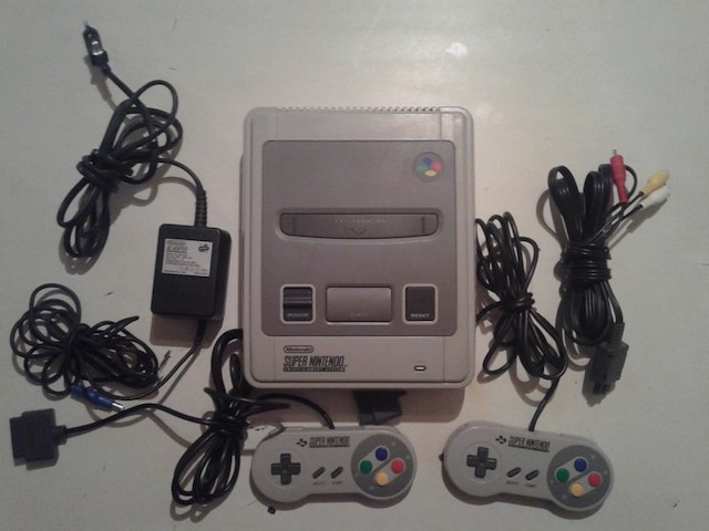 nintendo snes komplet sa 2 dzojstika iispr sl