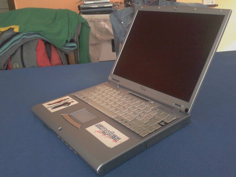 Fujitsu Siemens LifeBook E Series model AC1 + GARANCIJA