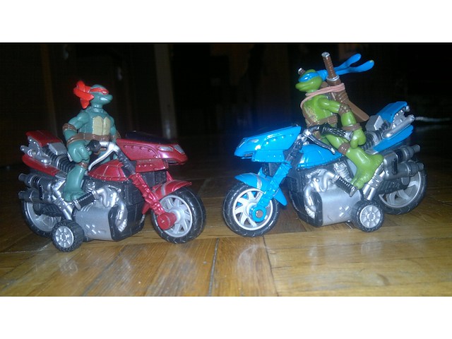 TMNT 2 figure sa motorima