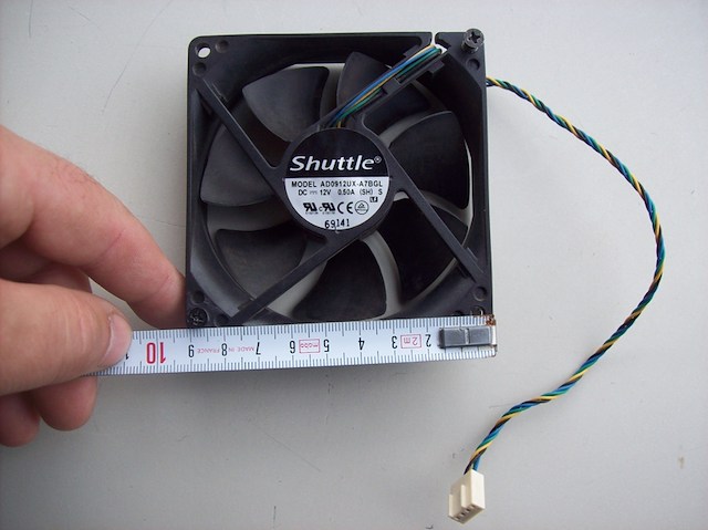 Shuttle ventilator  9 cm sa 4-pinskim  konektorom