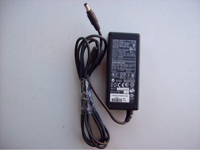 Compaq punjac(adapter) 18.5v i 2.7A