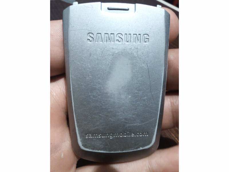 samsung sgh e380 poklopac baterija sa slika polovan