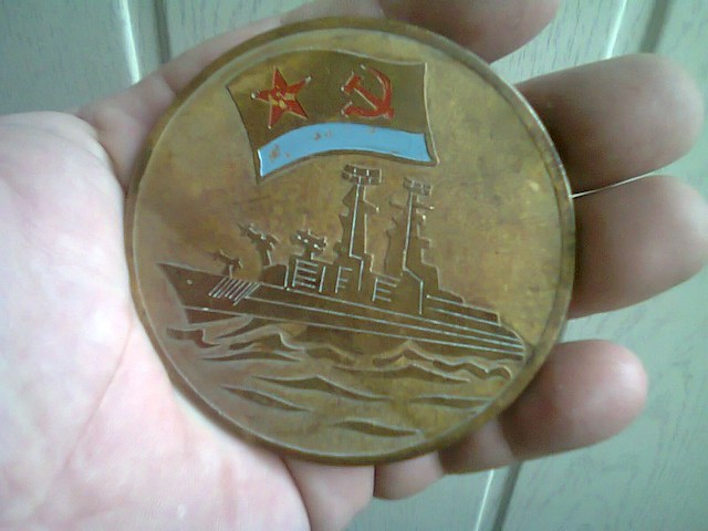 plaketa  sa sovjetskog razaraca