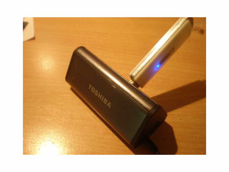 TOSHIBA  USB 4-Port Mini Hub
