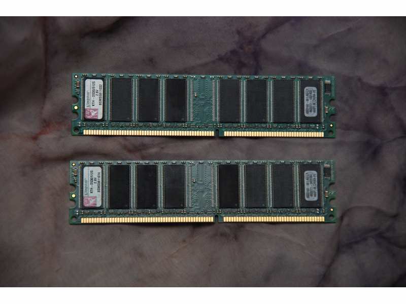 1 gb DDR 1 DVA MODULA PO 512 MB KINGSTON