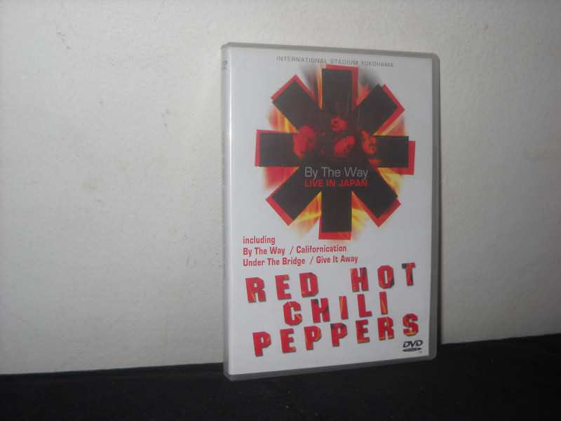 RED HOT CHILI PEPPERS-LIVE IN JAPAN