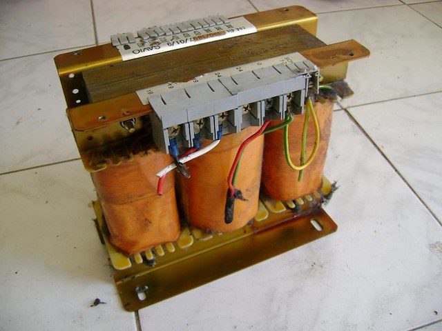 Transformator trostubi 3x19V i 2x24V