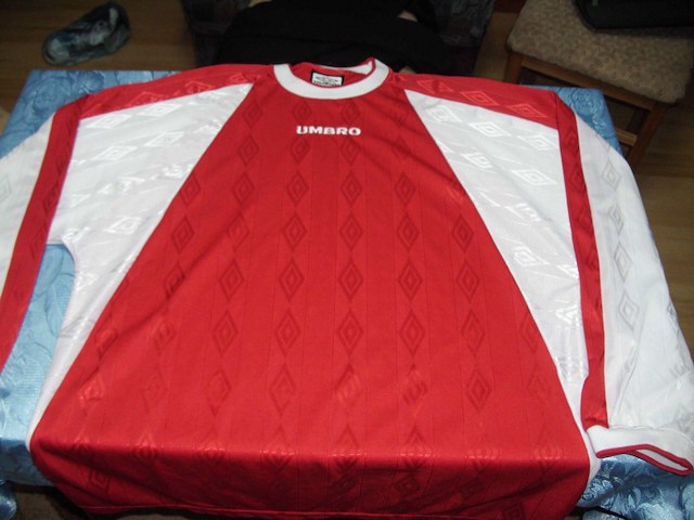 Retro Umbro dres - XL velicina