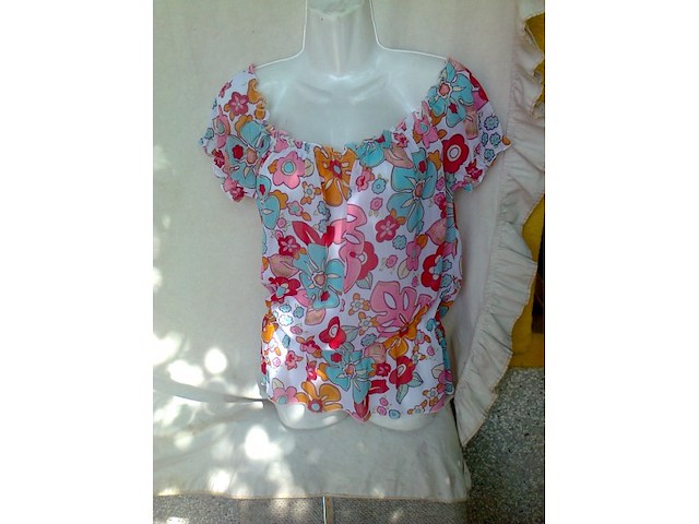 PRELEPA LEPRSAVA BLUZICA M/L