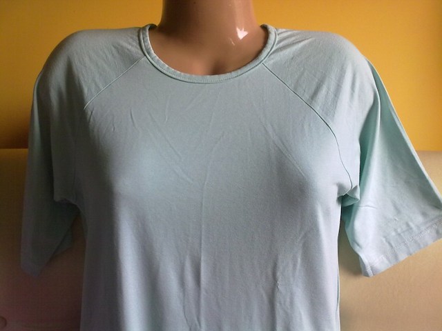 **Desinger** fantasticna majica od viskoze, vel.40