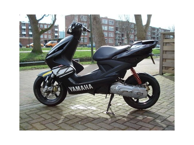 Nalepnice za motore Yamaha Aerox 04`-05`