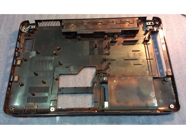 DONJA PLASTIKA KUCISTA ZA SAMSUNG NP-R530 R530