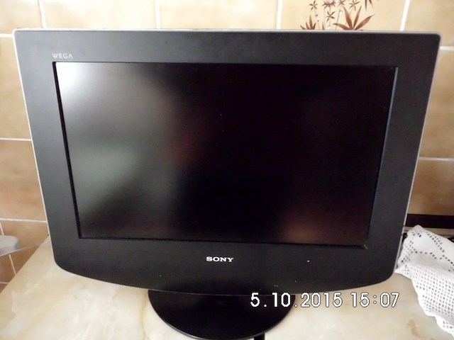 LCD TV SONY WEGA 17 inča