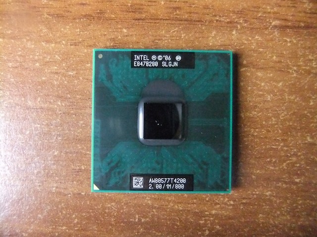 Intel Pentium DualCore T4200 2.0Ghz + GARANCIJA!