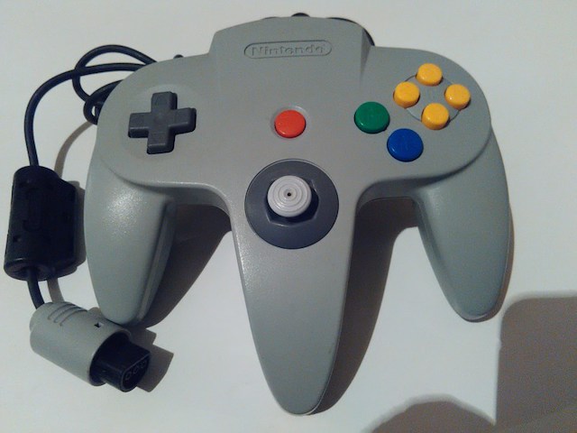 nintendo 64 djojstik ispravan  sa slike