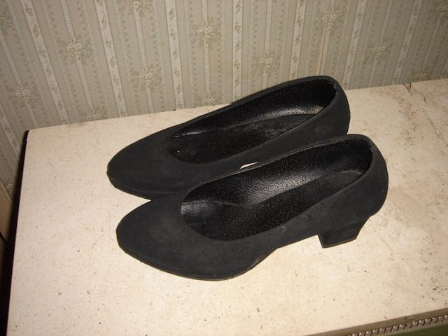 Crna cipela kožna