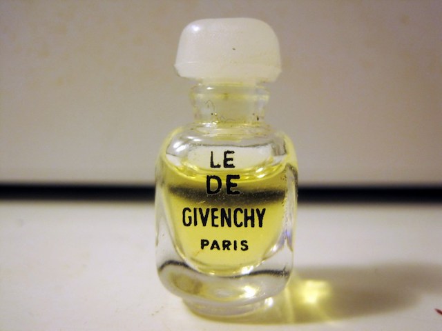 Vintage LE De GIVENCHY