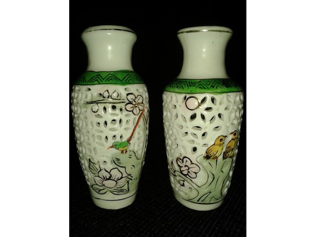 dve male vaze od porcelana
