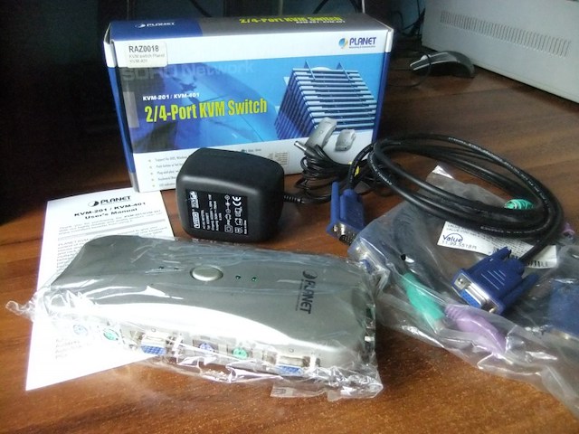 Planet KVM Switch 2-4 Port FULL + GARANCIJA!