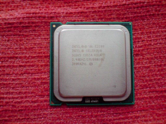 Intel DualCore E3200 S775 ,2.4GHz,800FSB