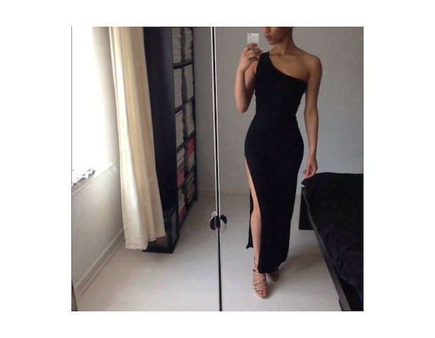 82)  Crna duga haljina na jedno rame ( VISE BOJA )