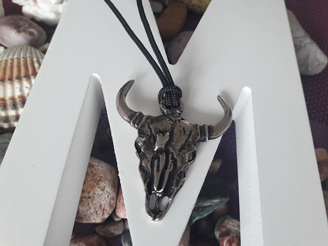 lobanja bika ogrlica simbol