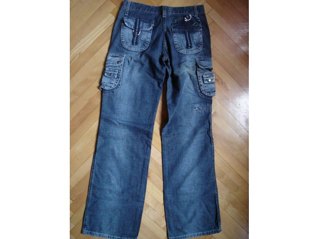 Nisal Jeans