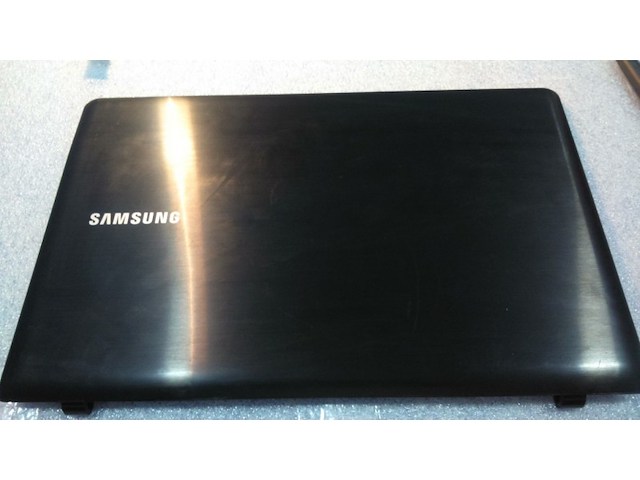 GORNJI DEO KUCSITA ZA SAMSUNG 350E 355E NP350E5X NP355E